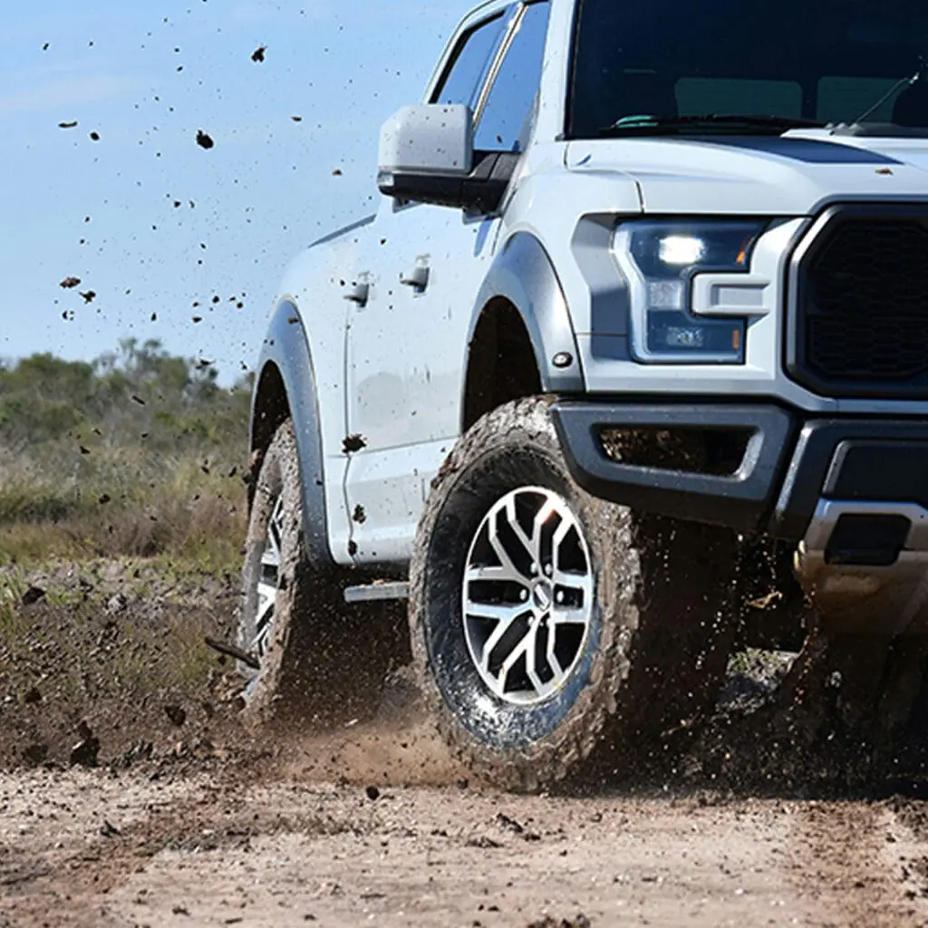 Ford Raptor Vrachtwagens Met Liftkits FORD's Brand New Lift Kit... Is